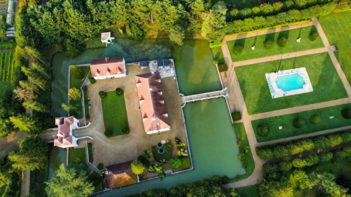 Maison à vendre - Chevannes - 20 pièces