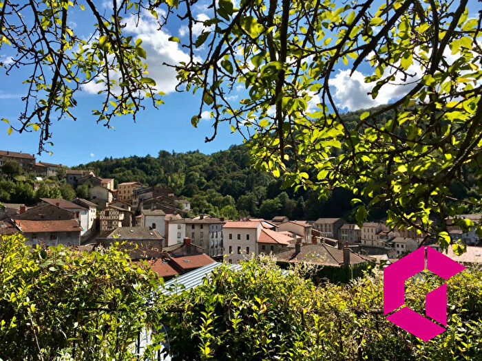 Maison à vendre - Olliergues - 6 pièces - 4 chambres