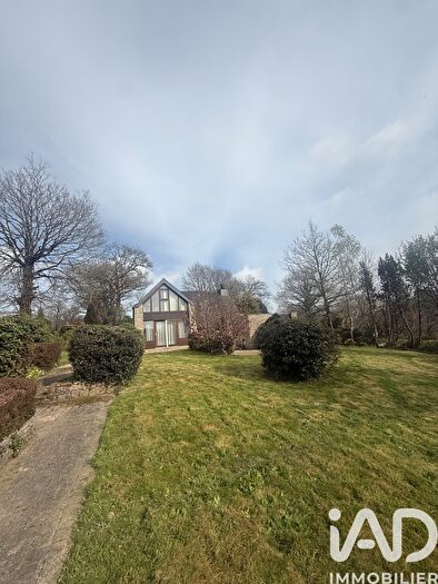 Maison à vendre - Carhaix-Plouguer - 5 pièces - 4 chambres