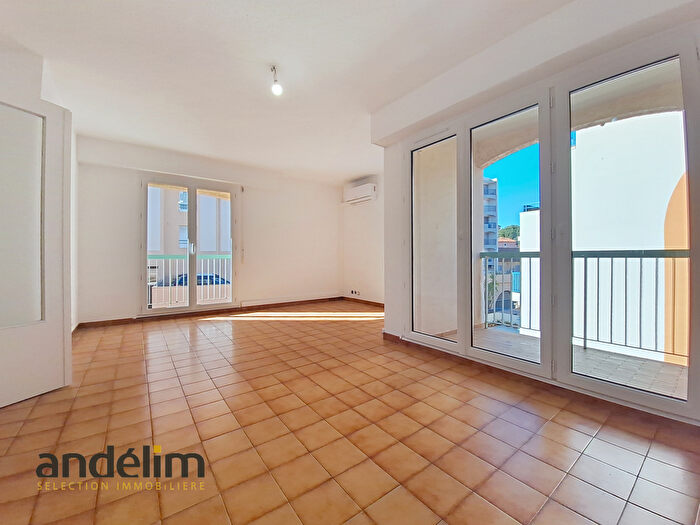 Appartement à vendre - Saint-Raphaël, Centre-ville - 2 pièces - 1 chambre