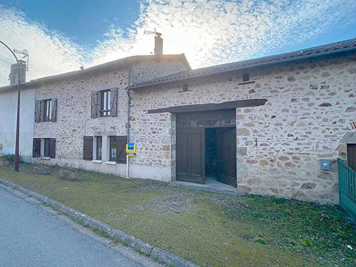 Maison à vendre - Saint-Junien - 6 pièces - 4 chambres
