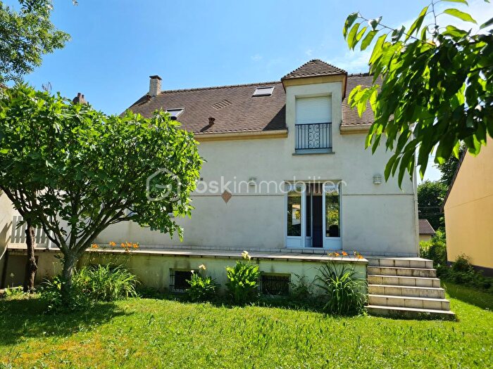 Sainte-Geneviève-des-Bois, Liers, Croix Blanche : Maison 6 pièces à vendre