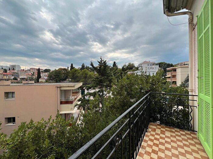 Appartement à louer - Cannes, Petit Juas - 4 pièces - 3 chambres