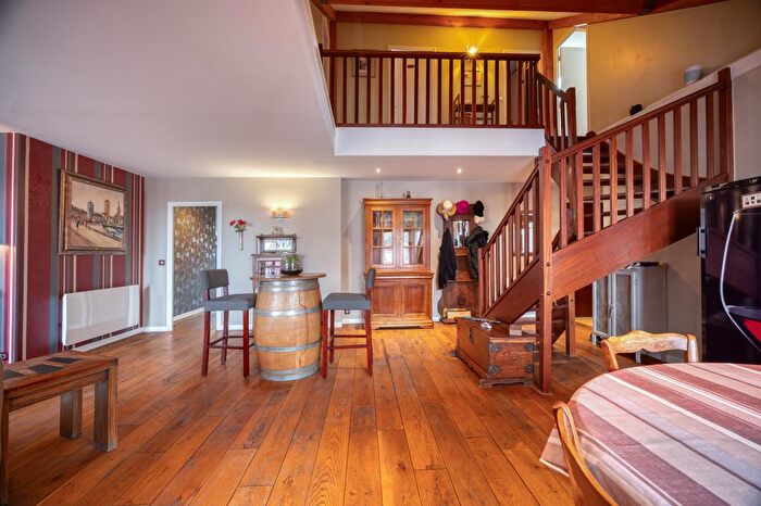 Appartement 4 pièces à Carrières-sur-Seine, Centre historique, à vendre