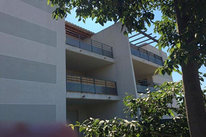 Appartement à louer - Alès - 2 pièces - 1 chambre