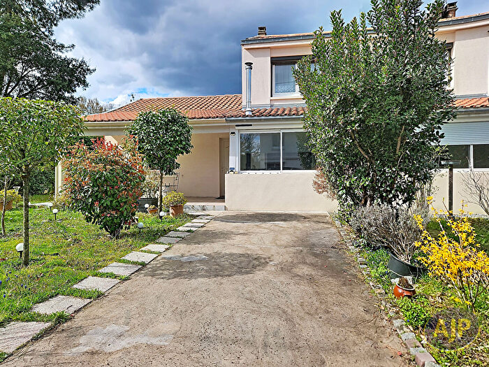 Maison à vendre - Le Taillan-Médoc - 6 pièces - 3 chambres