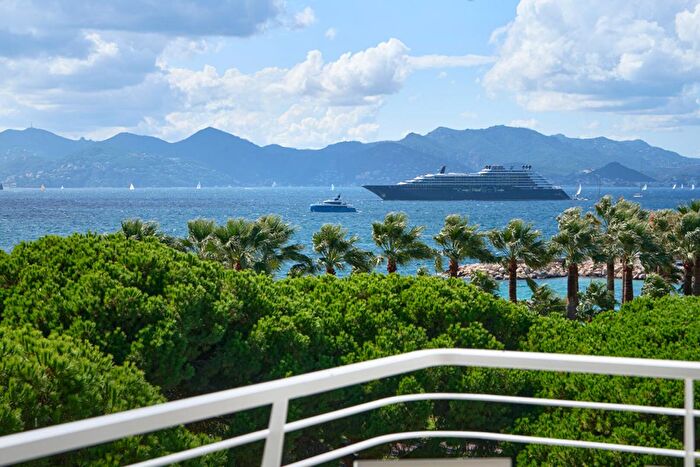 Appartement à vendre - Cannes, Pointe Croisette - 4 pièces - 3 chambres