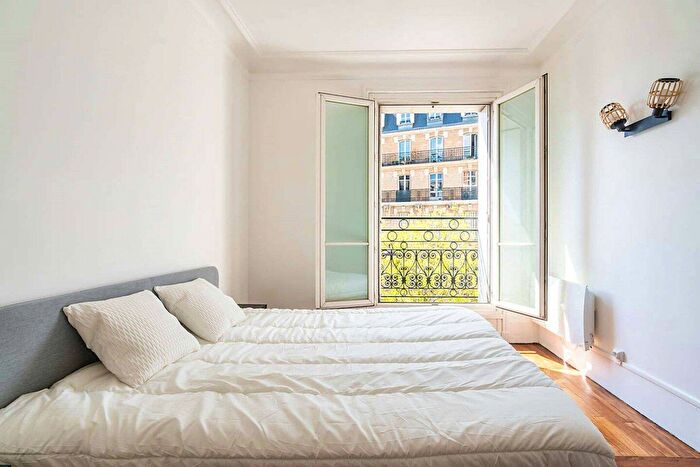 Appartement à louer - Louis Blanc-Aqueduc, Paris ème arrondissement - 1 pièce