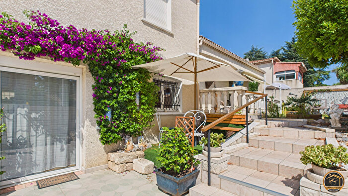 Maison à vendre - Vias, Ville - 6 pièces - 4 chambres