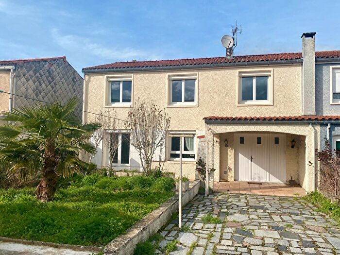 Maison à vendre - Aussillon - 6 pièces - 5 chambres