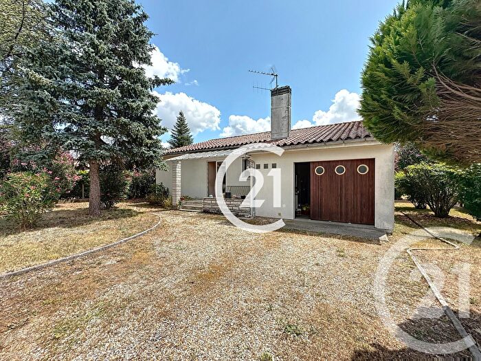 Maison à vendre - Châteaubernard - 5 pièces - 4 chambres