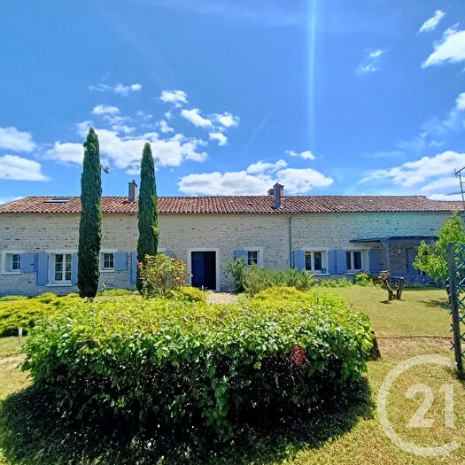 Maison 8 pièces à Loubillé, à vendre
