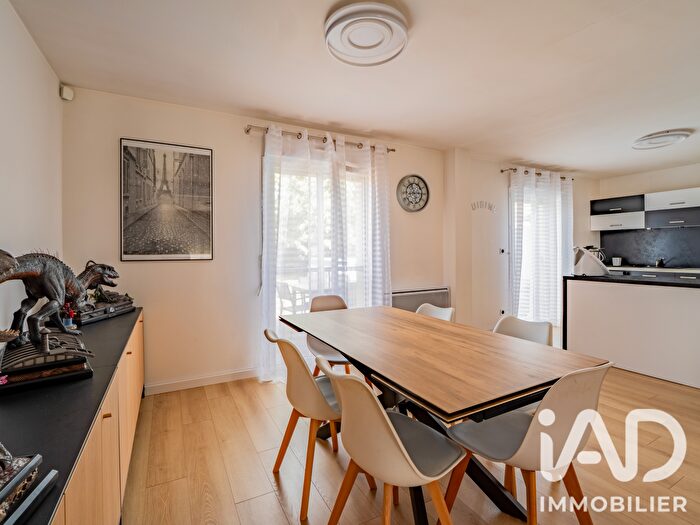 Neufmoutiers-en-Brie : Maison 6 pièces à vendre
