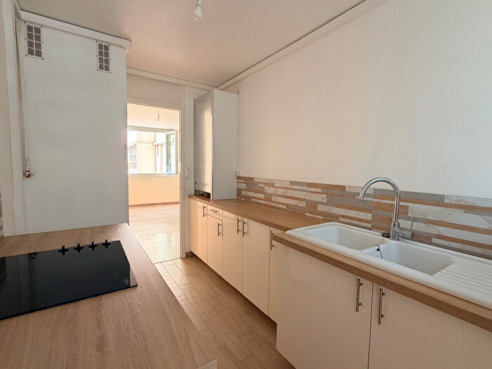 Appartement 4 pièces à Toulon, Le Port, à louer