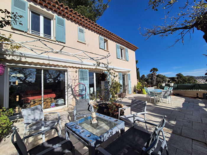 Appartement à vendre - Hyères, Costebelle, Almanarre - 4 pièces - 3 chambres