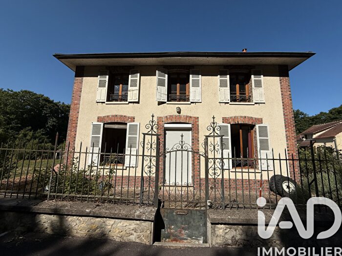 Maison à vendre - Les Ormes-sur-Voulzie - 6 pièces - 5 chambres