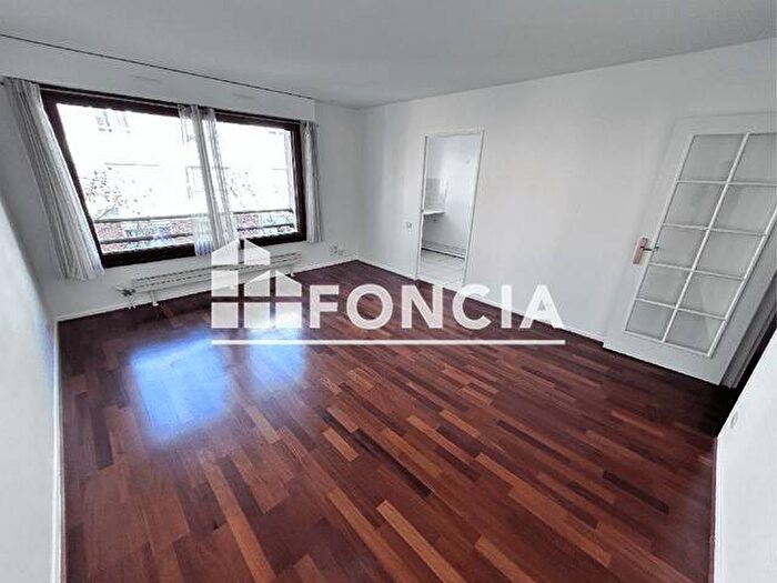 Appartement à louer - République, Suresnes - 1 pièce