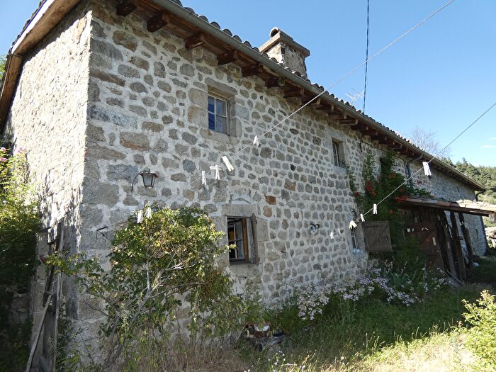 Mézilhac : Maison 6 pièces à vendre