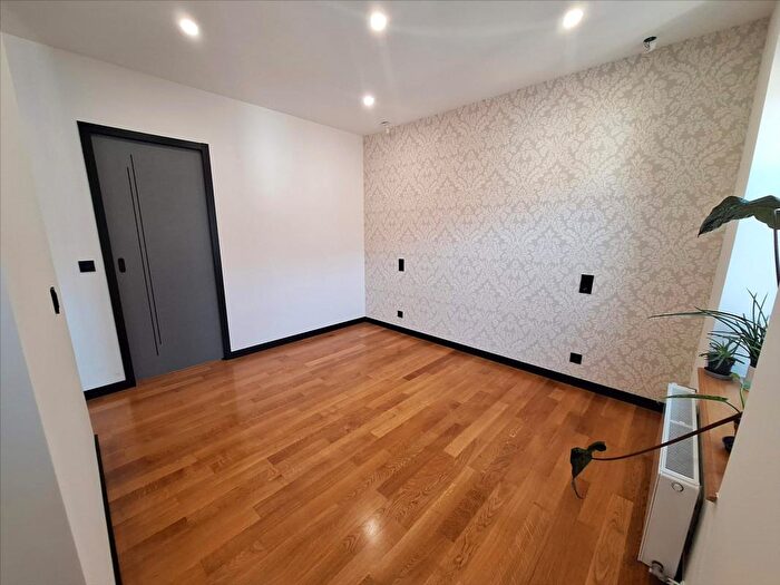 Appartement à vendre - Longuyon - 5 pièces - 2 chambres