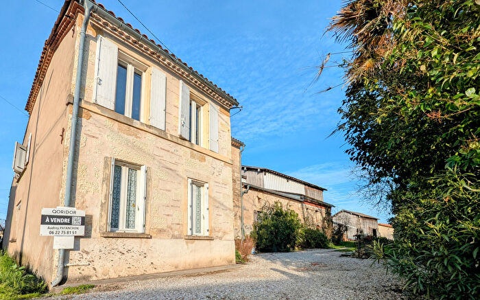 Maison 6 pièces à vendre à Lamothe-Landerron