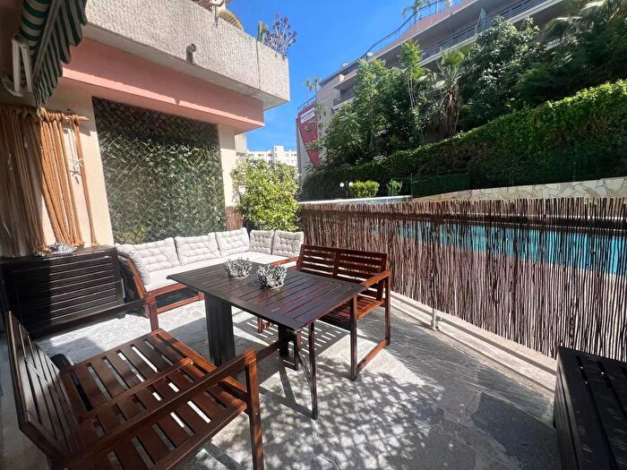 Appartement à vendre - Roquebrune-Cap-Martin, Carnolès, Gare, Cap Azur - 2 pièces - 1 chambre