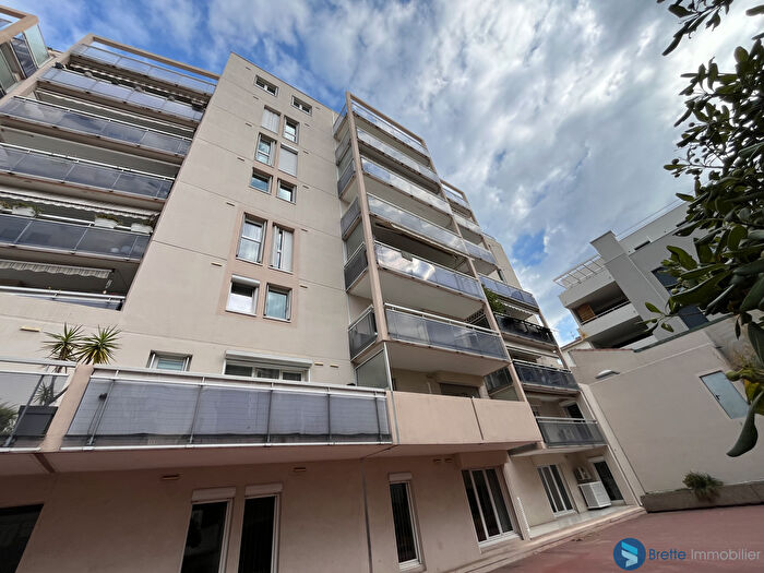 Appartement à vendre - Toulon, Saint-Roch - 4 pièces - 2 chambres