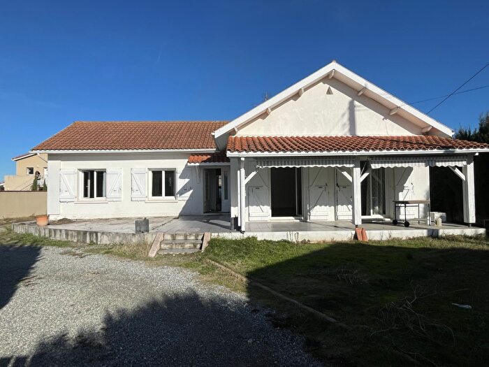 Maisons à vendre et appartements à louer - 1