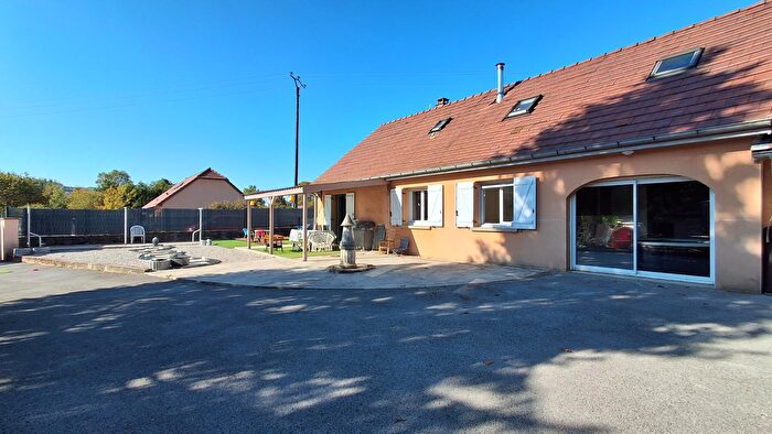 Maison 7 pièces à Verges, à vendre