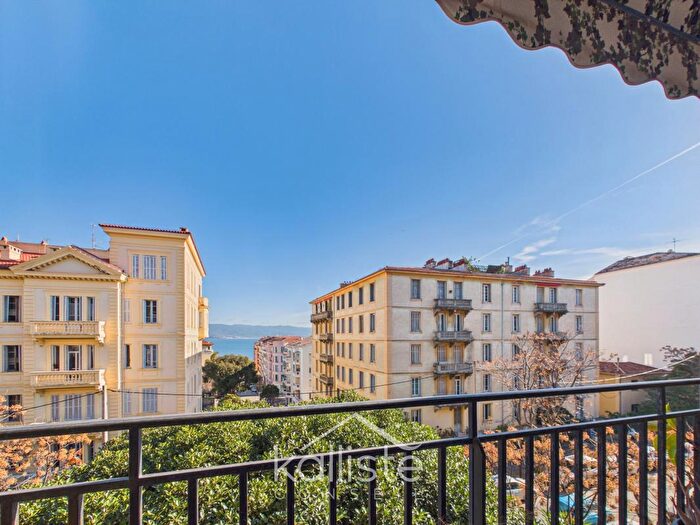 Appartement à louer - Ajaccio, Casone, Trottel - 3 pièces - 2 chambres