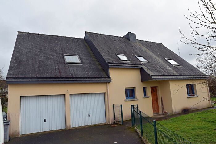 Saint-Méen-le-Grand - Maison 5 pièces à louer