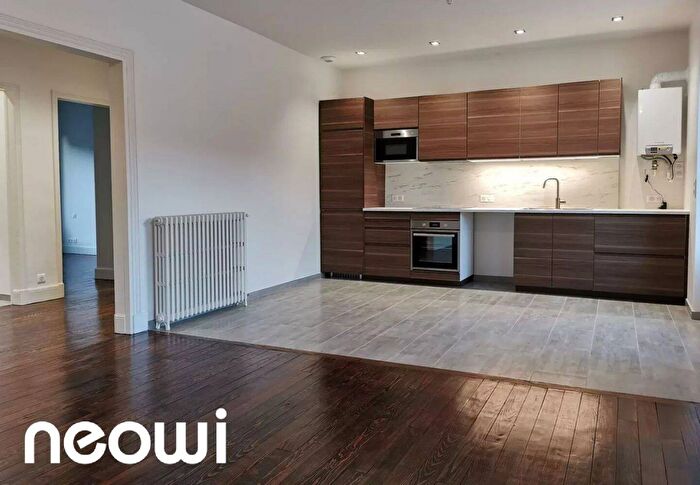 Appartement à louer - République, Aurillac - 3 pièces - 2 chambres