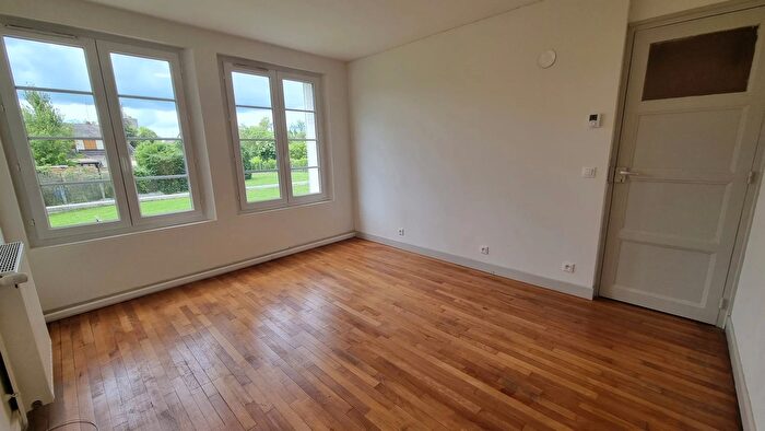 Appartement à louer - Romilly-sur-Seine, Le Trou-du-Chêne - 3 pièces - 2 chambres