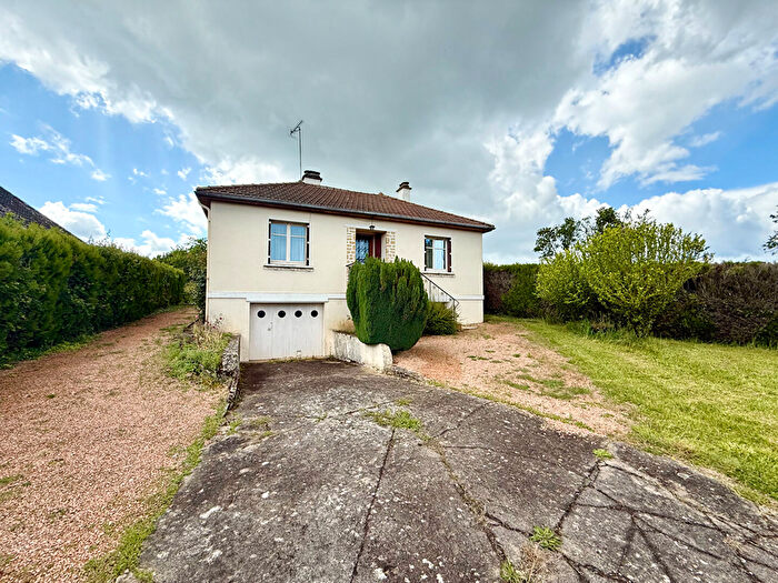 Maison 4 pièces à Toury-Lurcy, à vendre