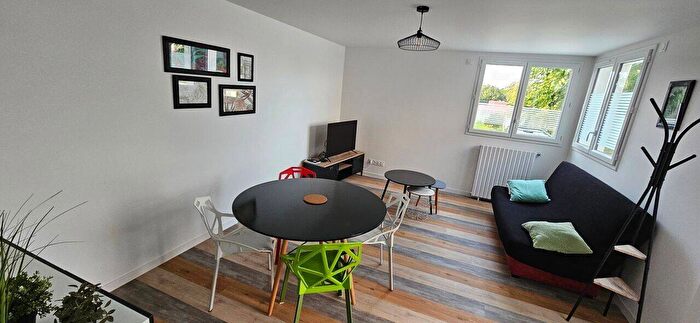 Maison à louer - Le Bourg sous la Roche-Coteau, La Roche-sur-Yon - 5 pièces - 4 chambres