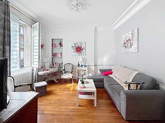 Appartement à vendre - Reims, Centre-ville - 3 pièces - 1 chambre