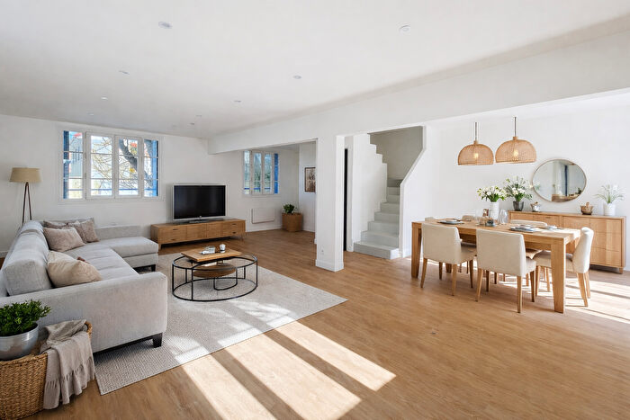Maison 6 pièces à vendre à Carrières-sur-Seine, Fermettes, Amandiers, Colombier