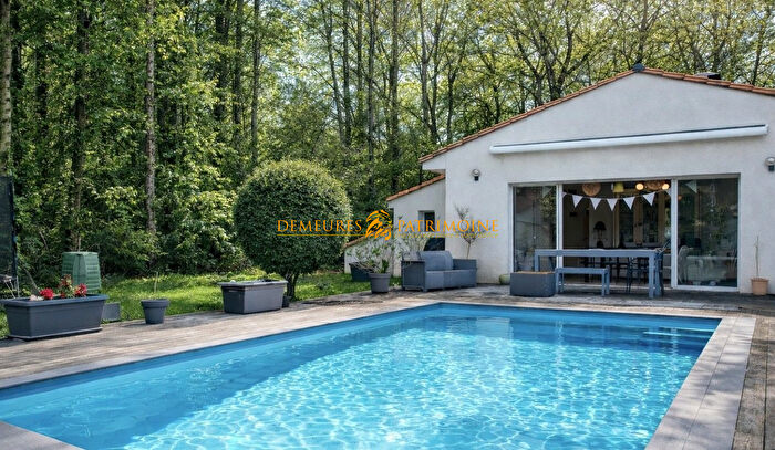 Maison à vendre - Saint-Yrieix-sur-Charente - 7 pièces - 5 chambres