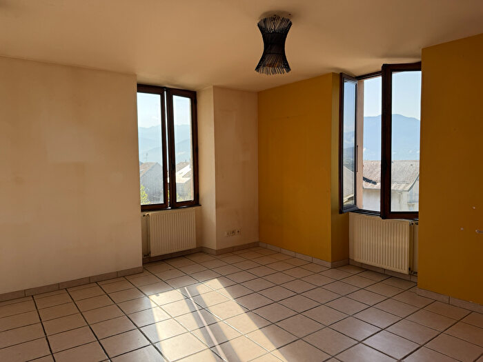 Appartement 3 pièces à Saint-Pierre-d'Albigny, à vendre