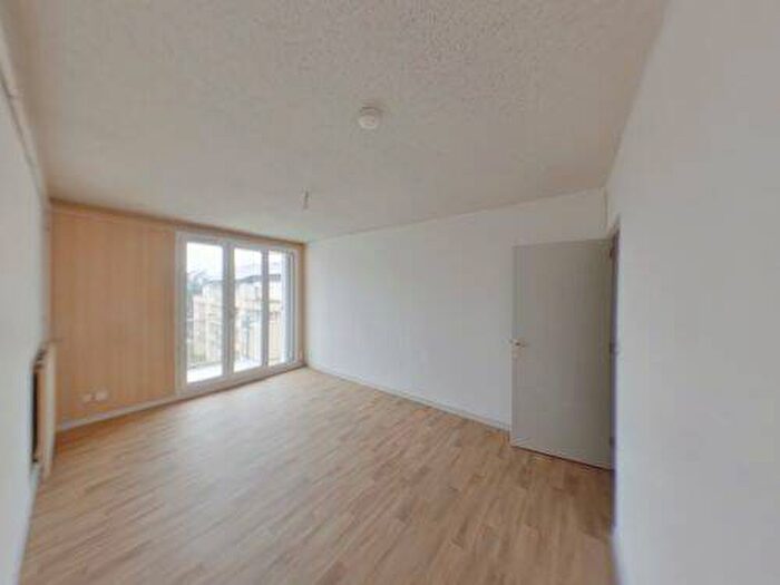 Appartement à louer - Vernet, Saint-Amand-Montrond - 3 pièces - 2 chambres