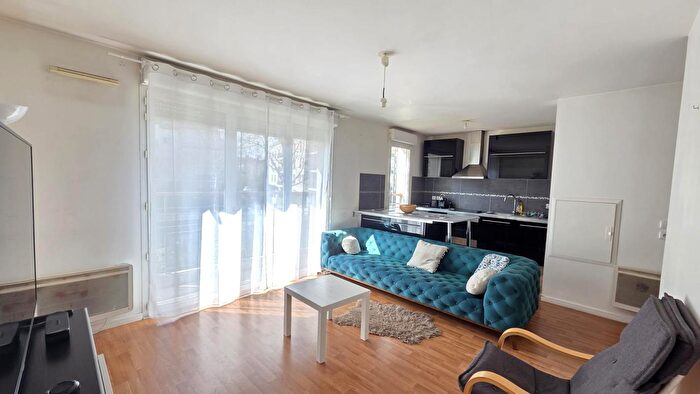 Appartement à vendre - Mantes-la-Jolie, Centre-ville - 3 pièces - 2 chambres