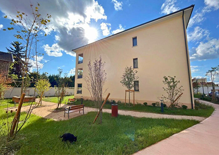 Appartement 3 pièces à Bourgoin-Jallieu, Champfleuri et sa ceinture verte, à louer