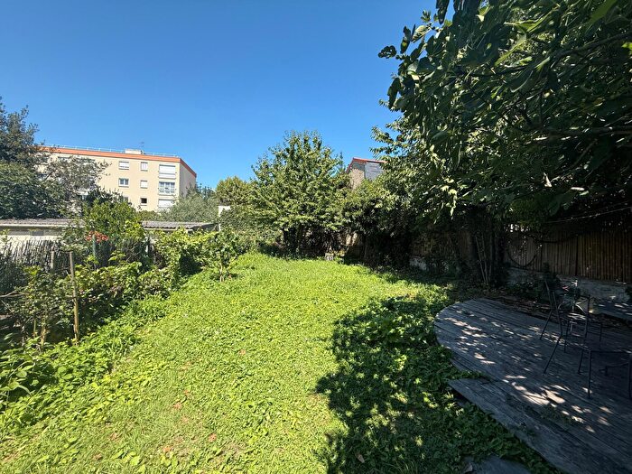 Alfortville, Mairie, Gare : Maison 10 pièces à vendre