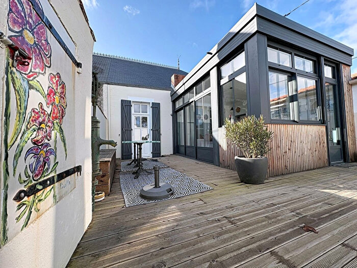 Maison à vendre - Saint-Gilles-Croix-de-Vie - 4 pièces - 3 chambres