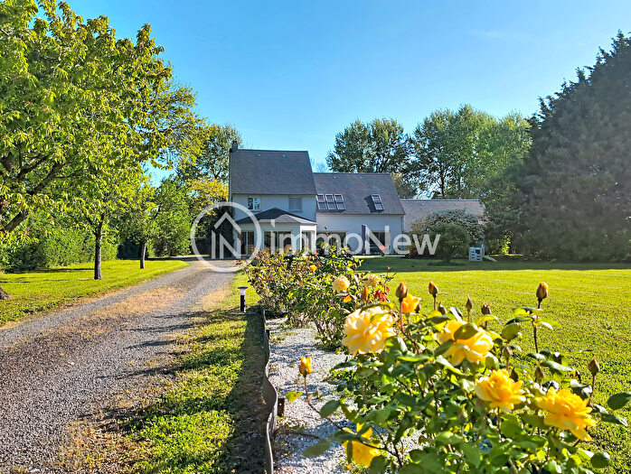 Maison 9 pièces à vendre à Genêts