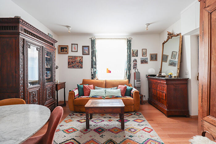 Appartement à vendre - Paris e , Montmartre, Sacré Coeur, Abbesses - 2 pièces - 1 chambre