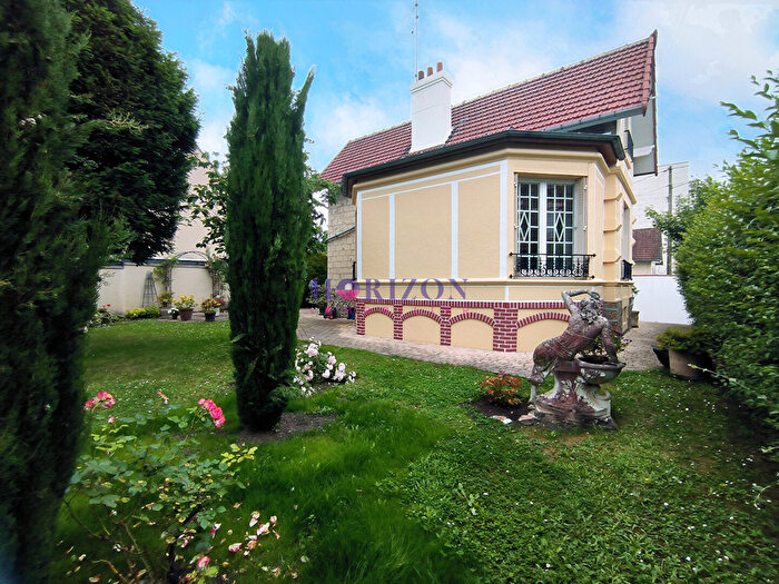 Maison à vendre - Beaumont-sur-Oise - 7 pièces - 3 chambres