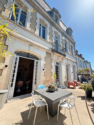 Maison 10 pièces à Angoulême, Saint-Gelais, à vendre