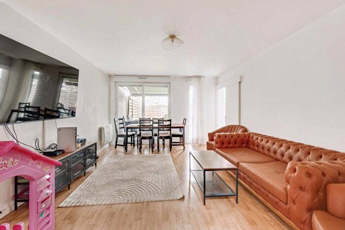 Appartement à vendre - Aubervilliers - 5 pièces - 4 chambres