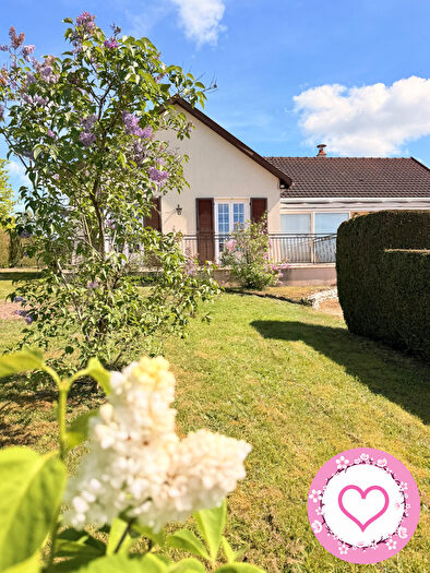 Maison 4 pièces à Les Bordes, à vendre