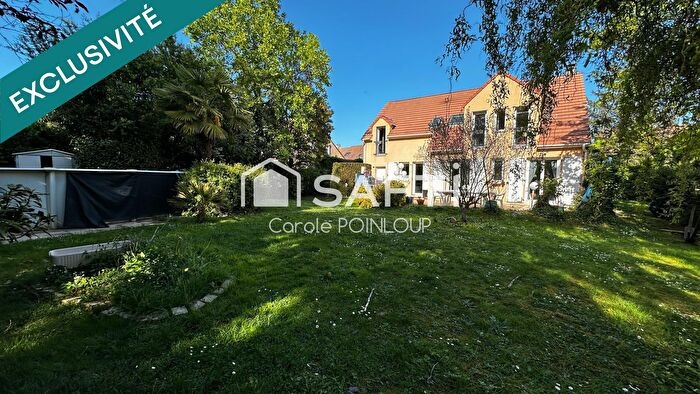 Maison 6 pièces à Ozoir-la-Ferrière, Poirier, Clos de la Vigne, à vendre